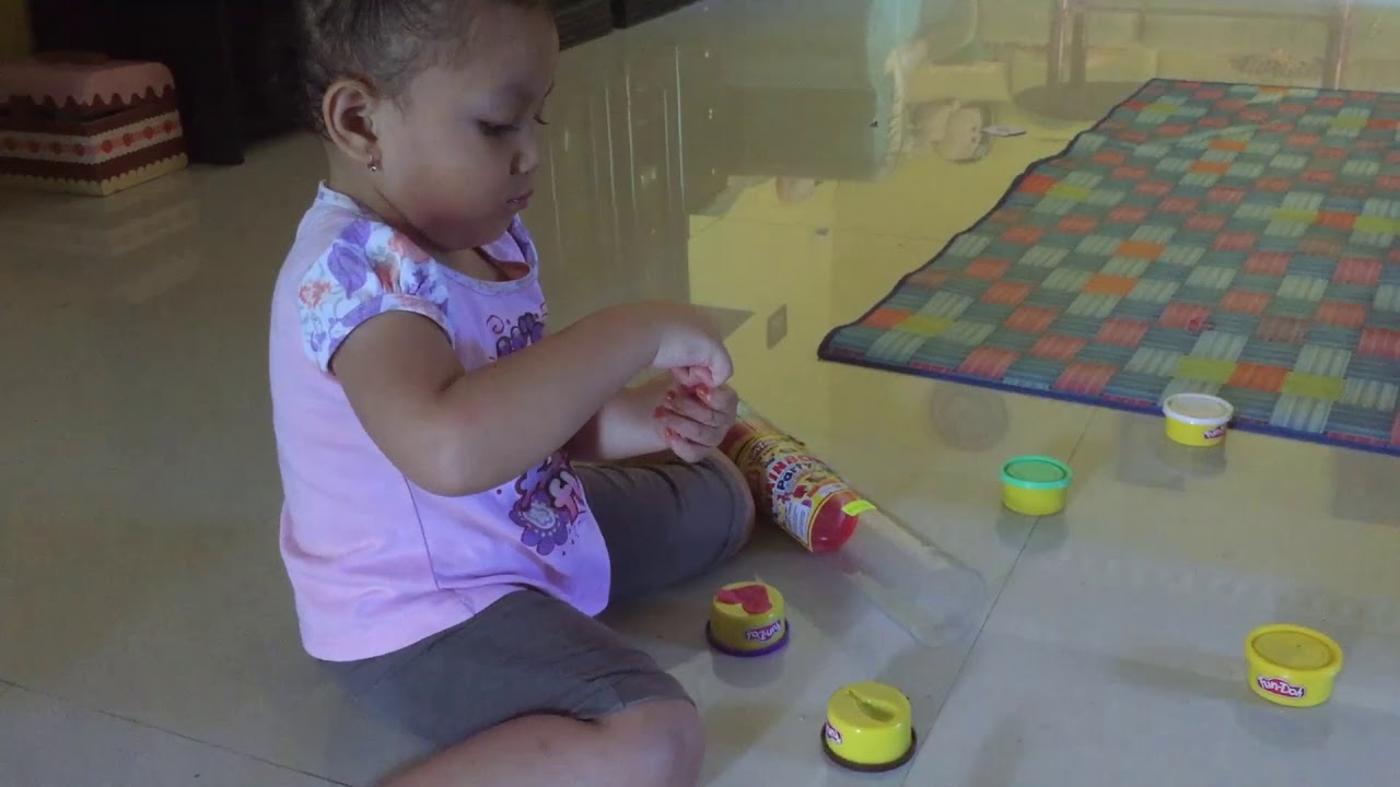Bermain Plastisin - Anak Bermain Plastisin - YouTube
