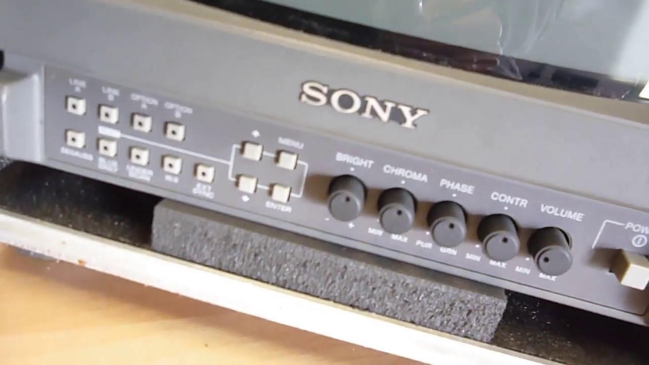 Sony Trinitron PVM HR Monitor First look and Test - YouTube