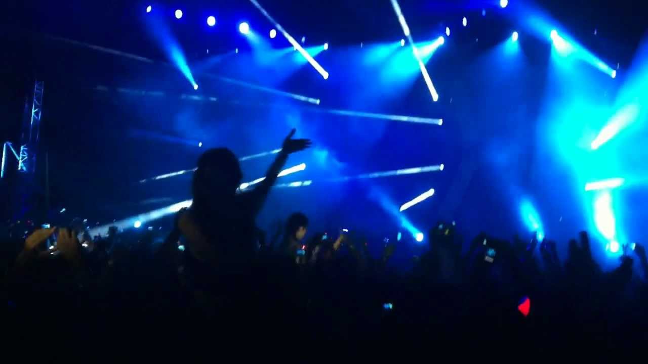 Afrojack live in Malaysia 2012 : Zouk at Sepang! (1) - YouTube