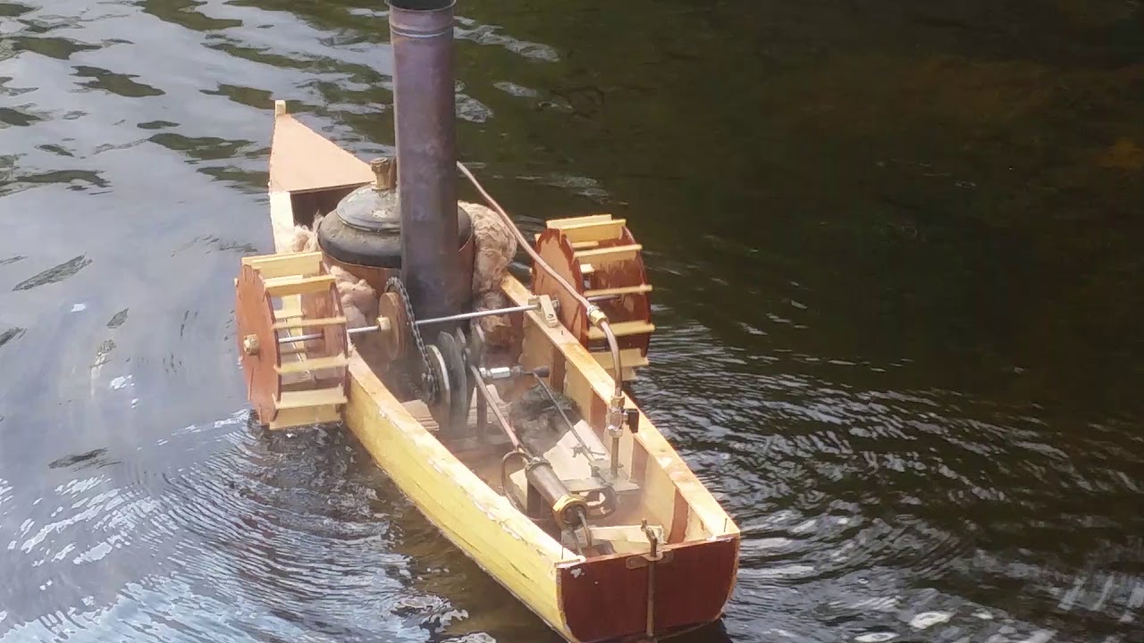 Steam powered paddle wheeler - YouTube