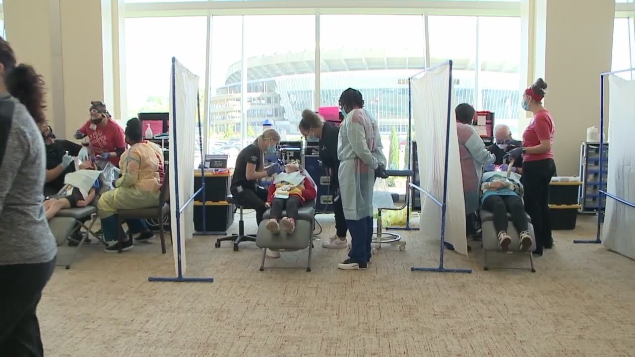 Chiefs partner with Team Smile for Kansas City Oral Health Care Day ...
