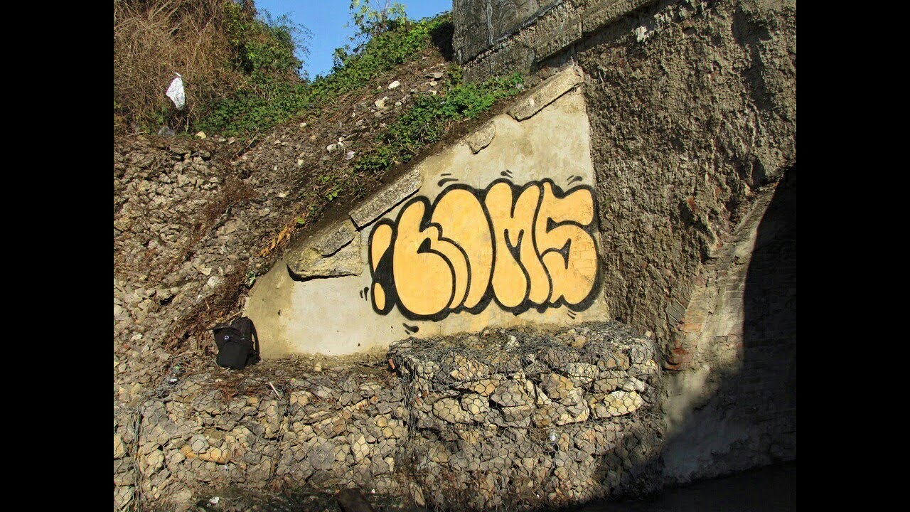 graffiti free zone - YouTube