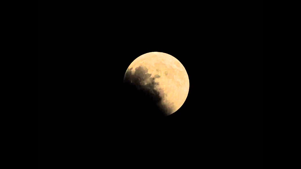 Winter Solstice Lunar Eclipse on December 20, 2010 - YouTube