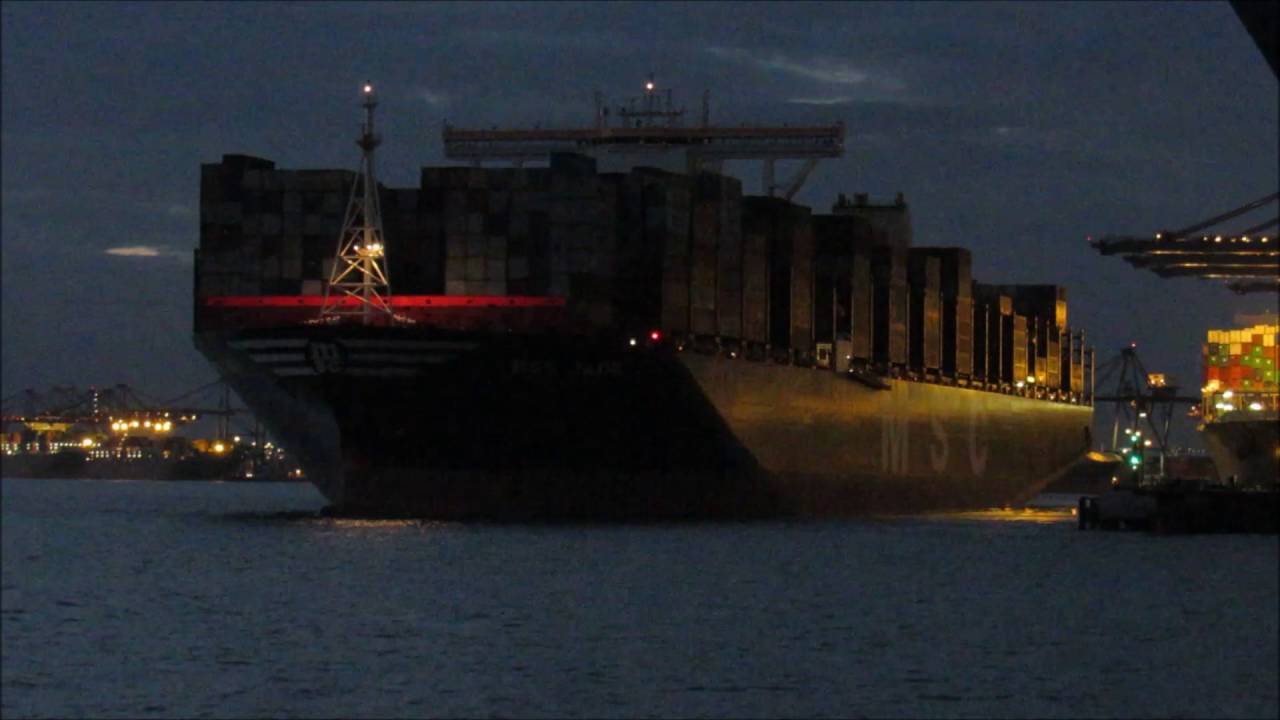 Maiden call MSC Jade departing Felixstowe berth 9 with assistance of ...