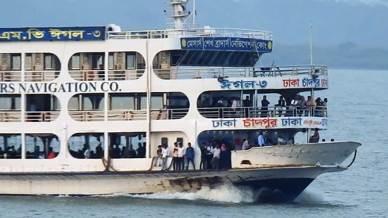 মেঘনার শান্ত জল অশান্ত করে ছুটে যাচ্ছে সবচেয়ে দ্রুতগতির লঞ্চ ঈগল-৩ ...