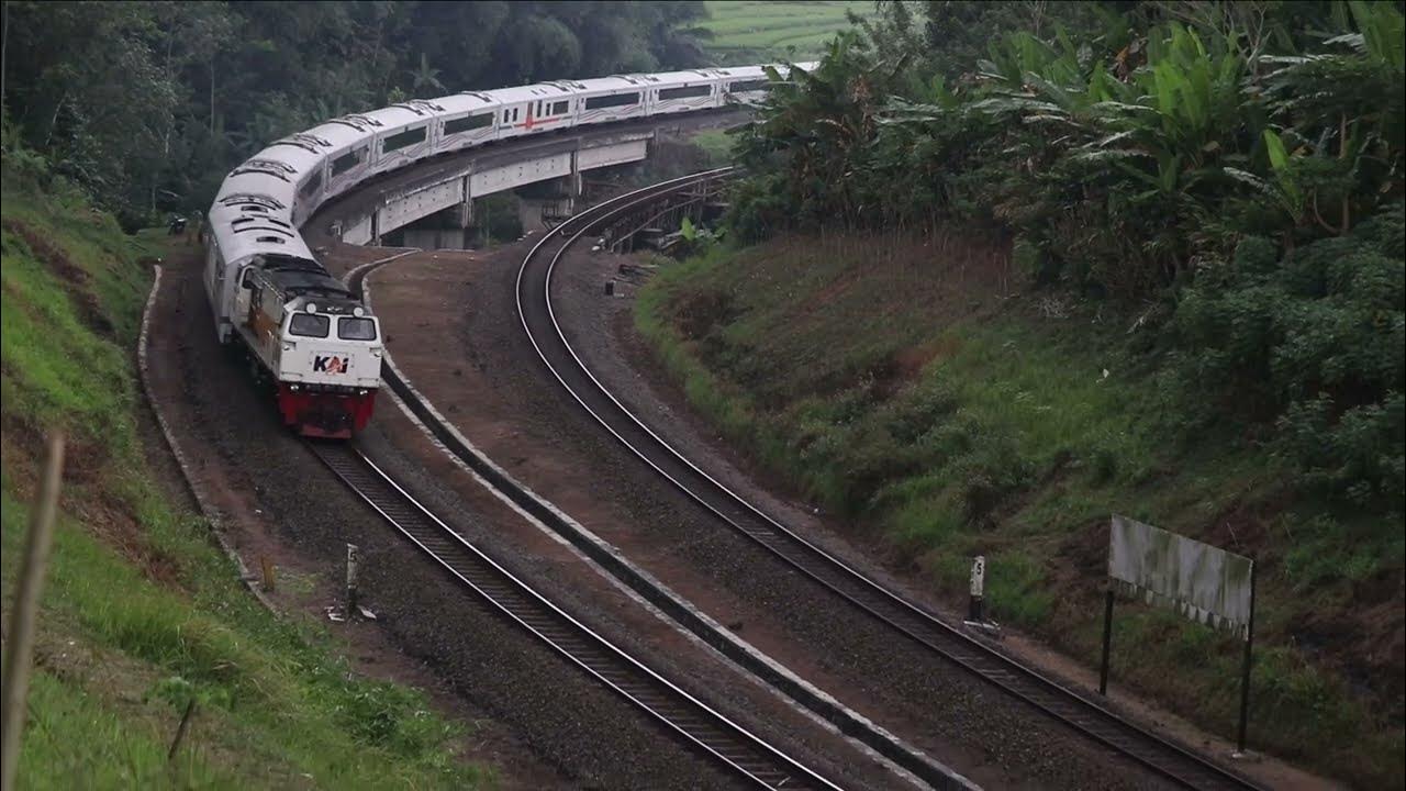 Train 71 The Purwojaya Executive, from Southern to the Northern Tip of ...