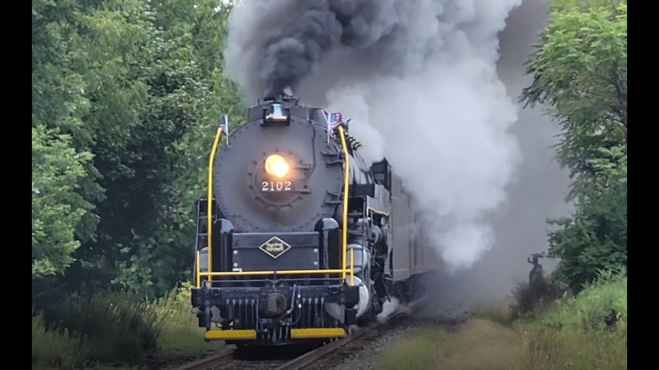 Reading Railroad T1 2102 & Little Brick Gallery - YouTube