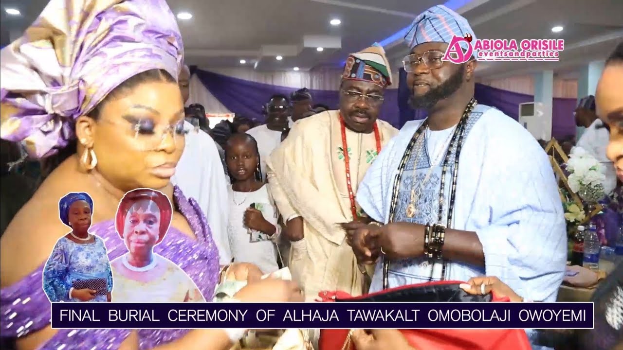 CHECK OUT THE DANCE MOVES OF ALH. OWOYEMI'S CHILDREN AT HER FINAL BURIAL CEREMONY. - YouTube