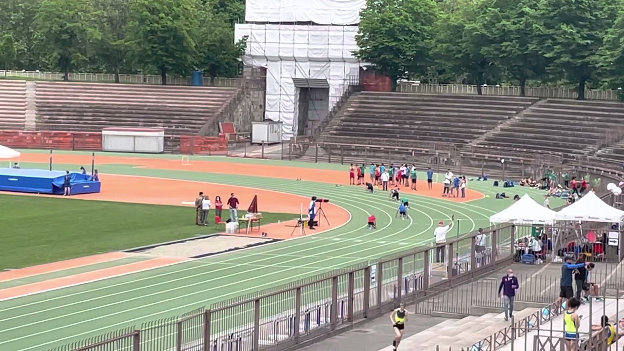 Staffetta 4x100 cadetti - YouTube