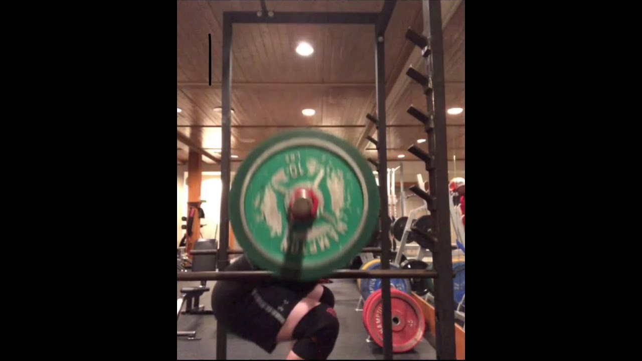 Eccentric vs. Concentric Lifting - YouTube