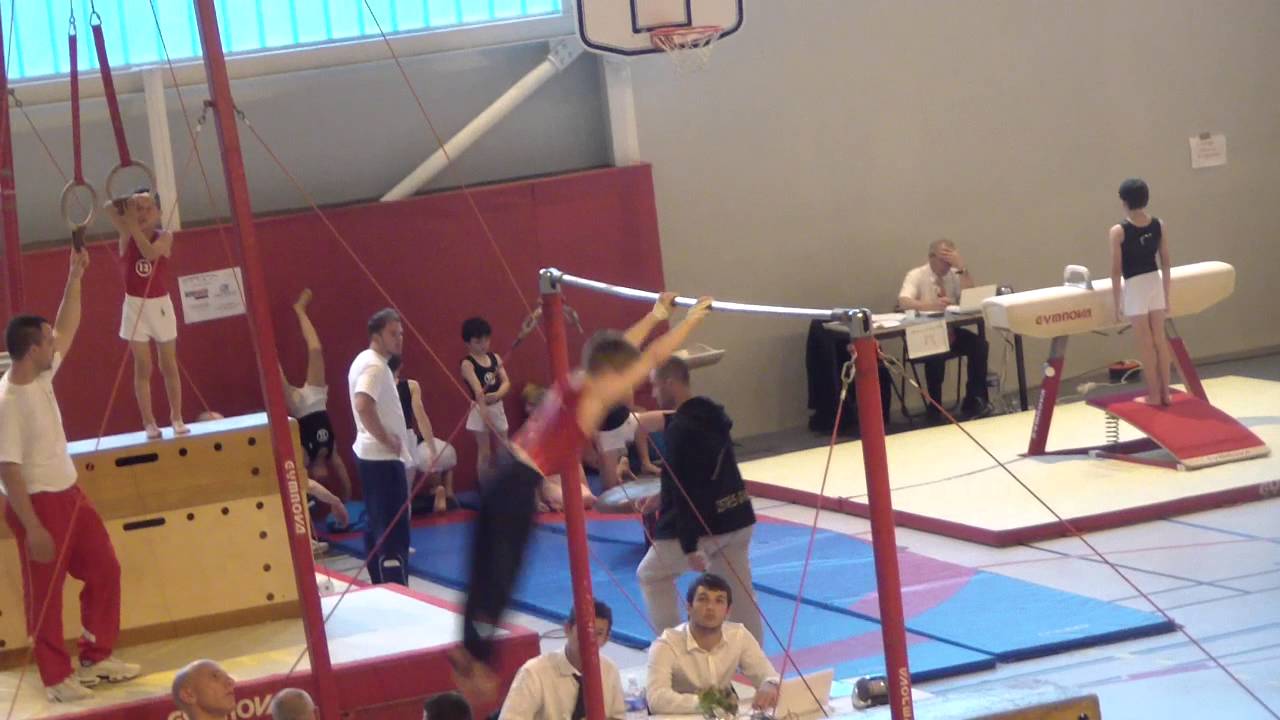 Keven Basso champion interdépartemental six fours mai 2013 barre fixe ...