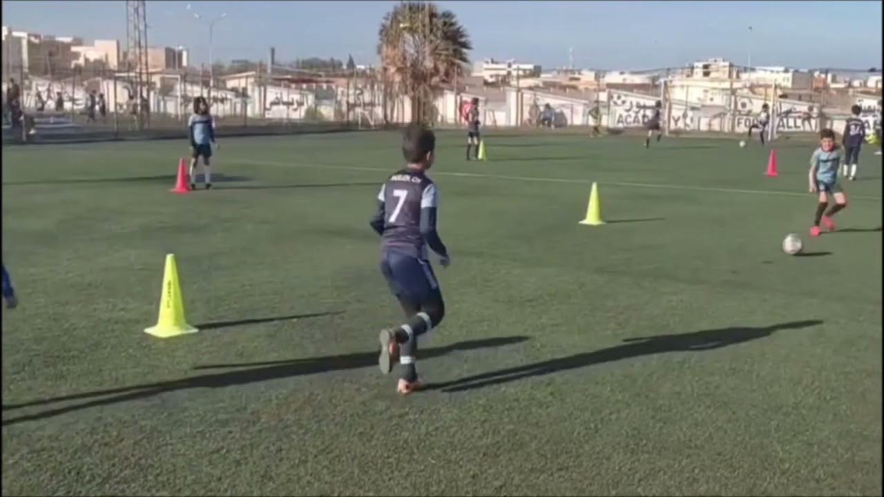 U10 warm up passing and receiving drill / échauffement avec passe et ...