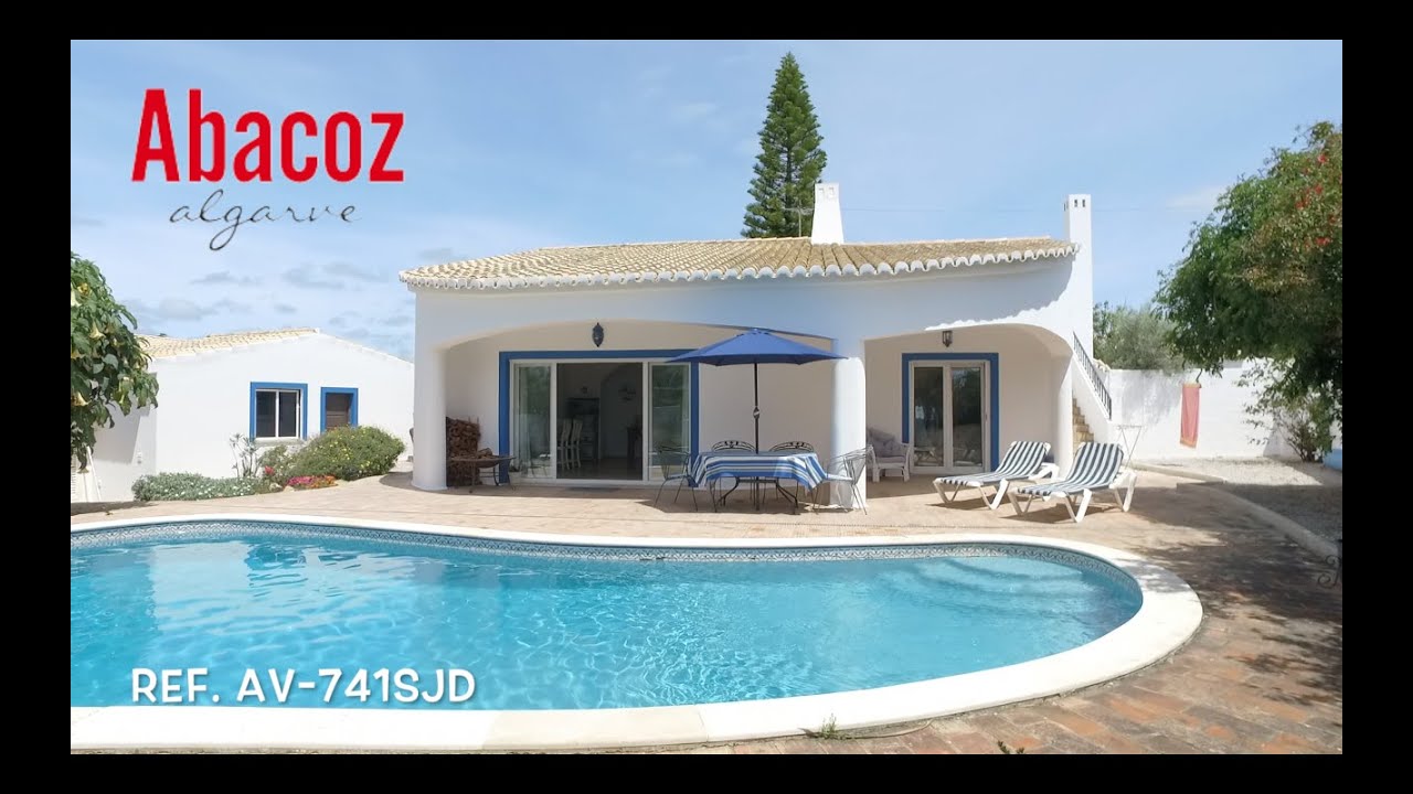 Exclusive 3-bedroom villa with heated pool and garage in Luz (Lagos ...