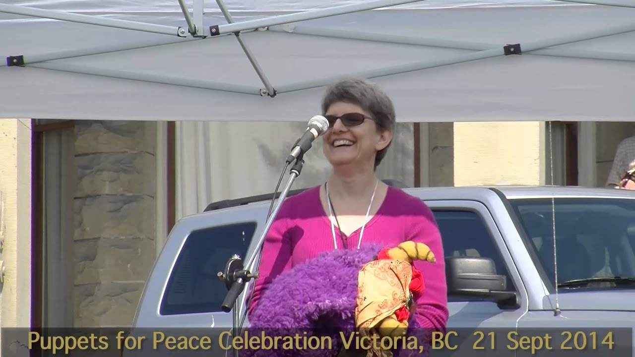 Puppets for Peace - Puppeteer Karen Prell - YouTube