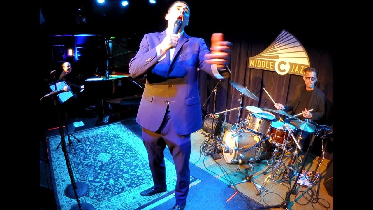 Joey Santo-Fly Me To The Moon - YouTube