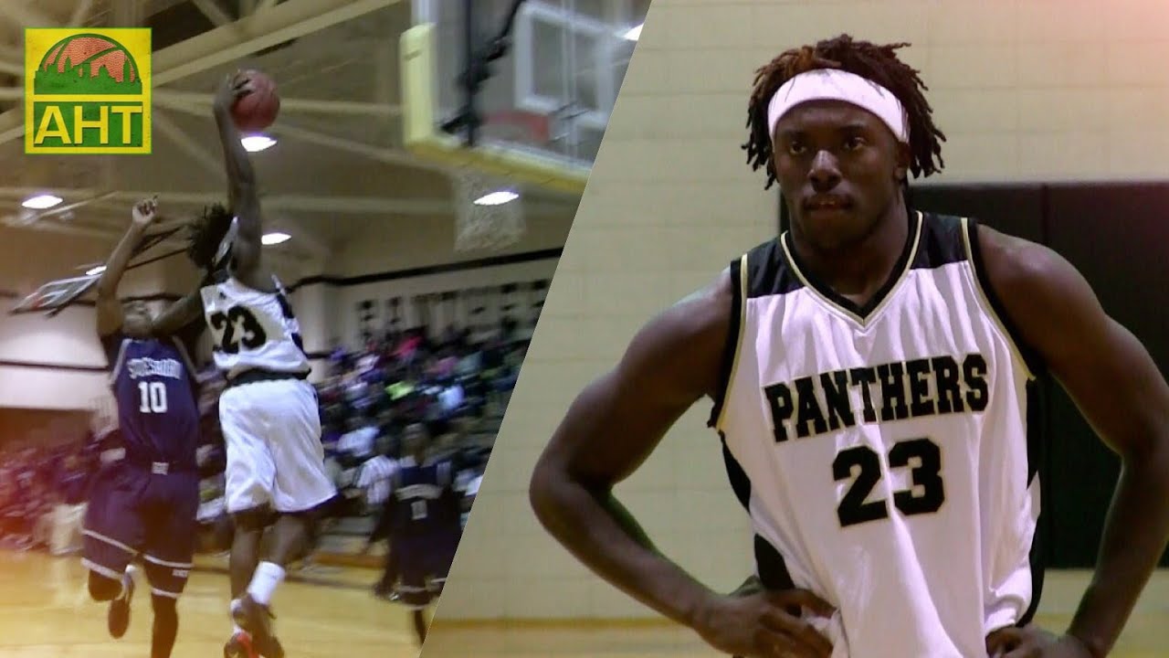5 Star UGA Commit Richard LeCounte Can Play Basketball Too!! Dunks all ...
