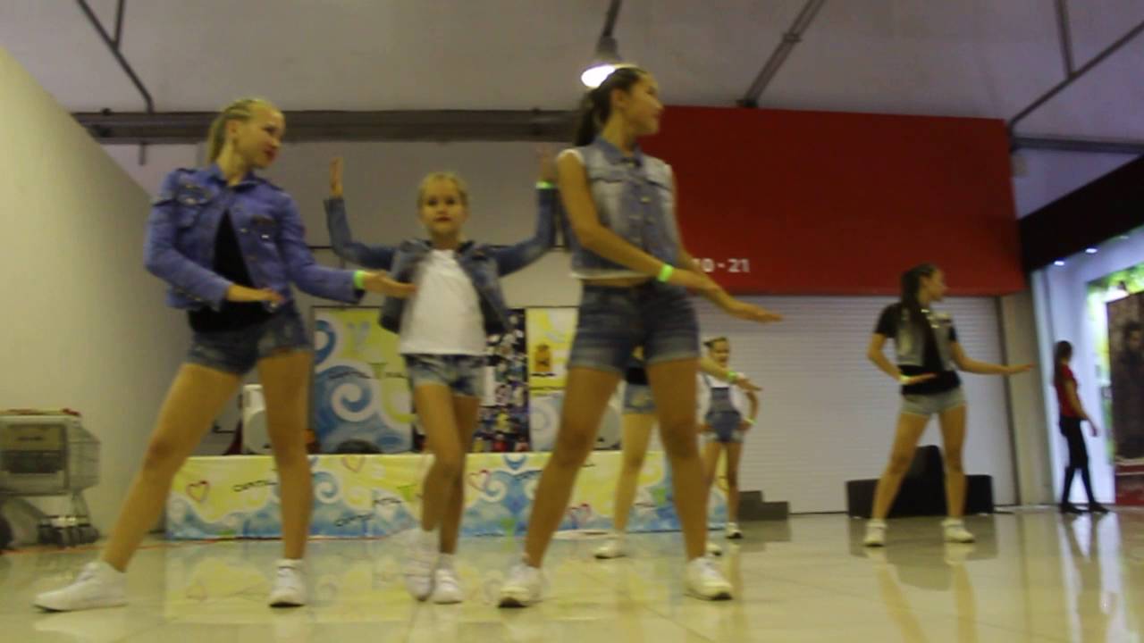 Red River Dance - YouTube