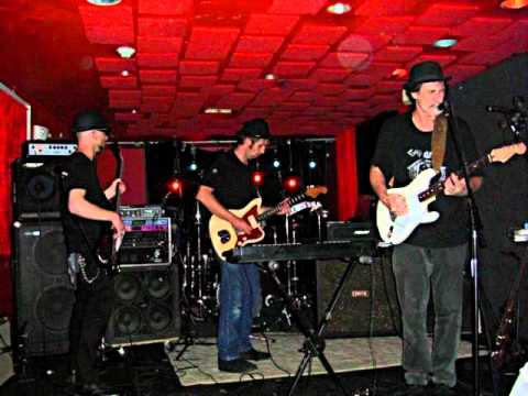 Chrome And Helios Creed - TV As Eyes (live) - YouTube