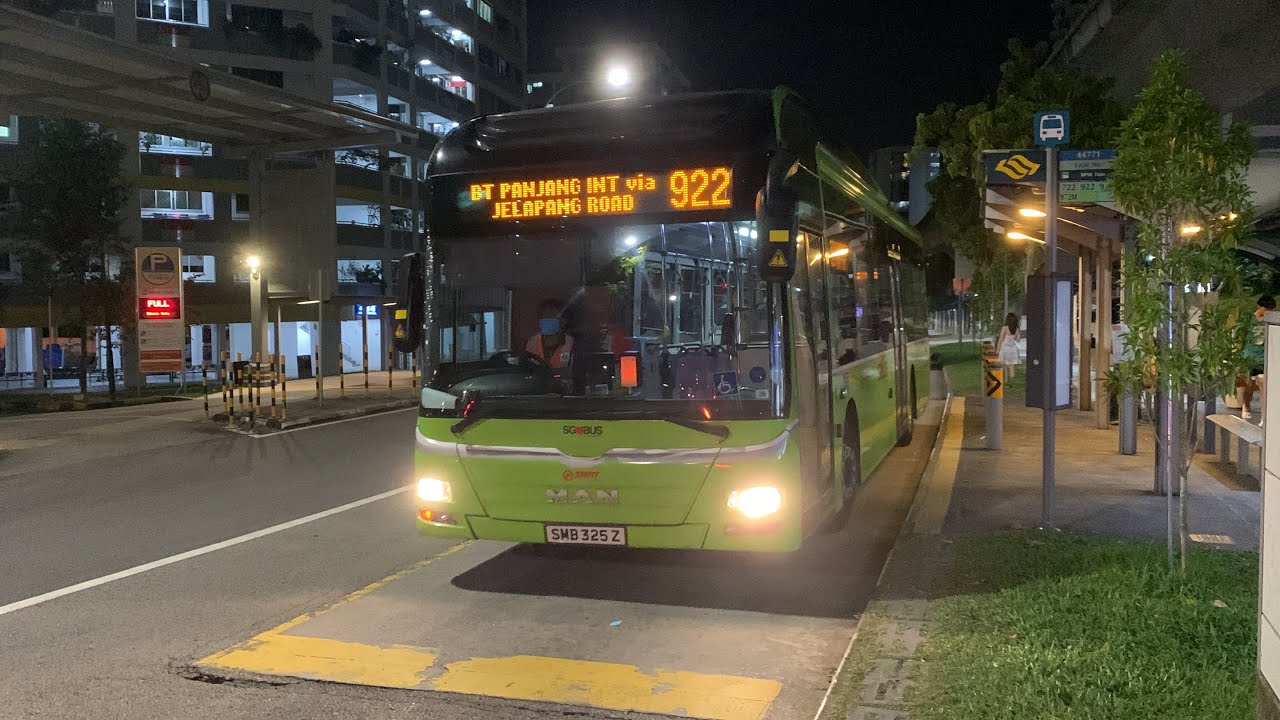 SMRT Buses MAN NL323F A22 (Batch 1) SMB325Z on Feeder 922 departing Bus ...