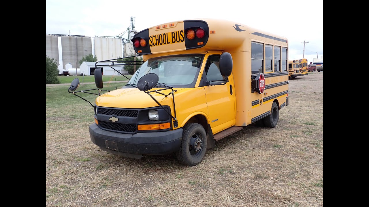 BigIron Auct GX2242 2006 Chevy Blue Bird Bus Dually - YouTube