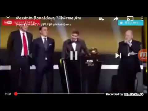 Messi Ronaldonun yüzüne tükürdü