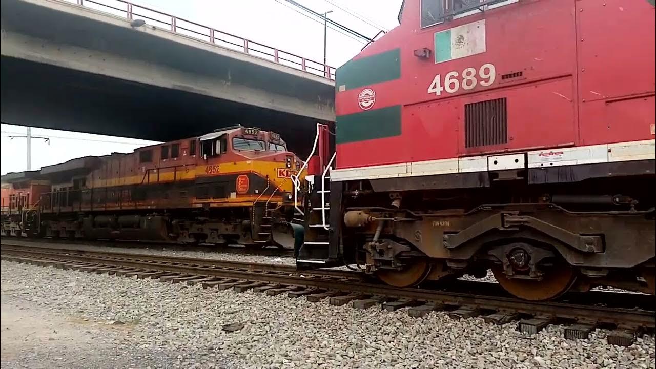 FXE ES44AC #4689 y SD70ACe #4108 Encuentro - YouTube