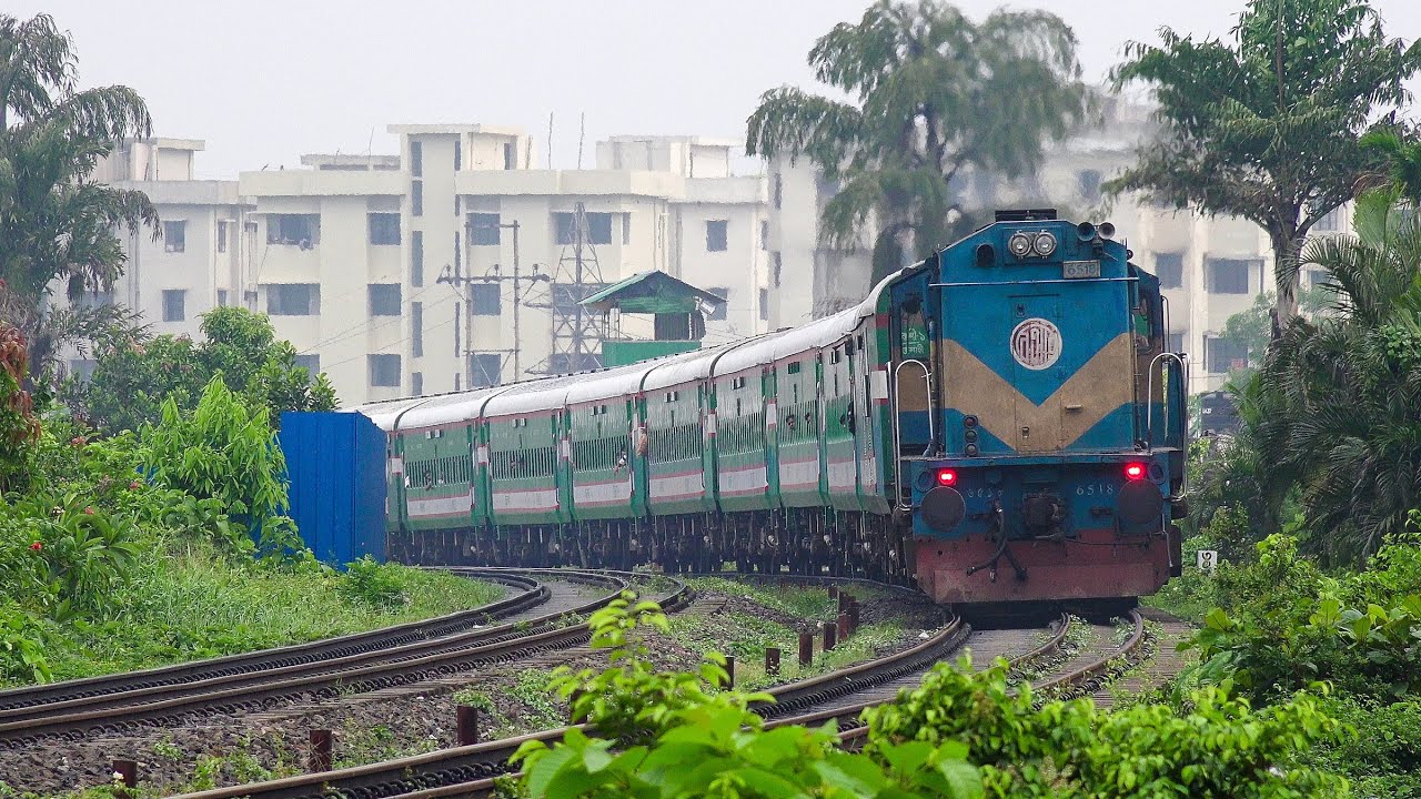 BR ALCO 6518 WDM 3A leading Khulna to Dhaka Sundarban Express Train ...