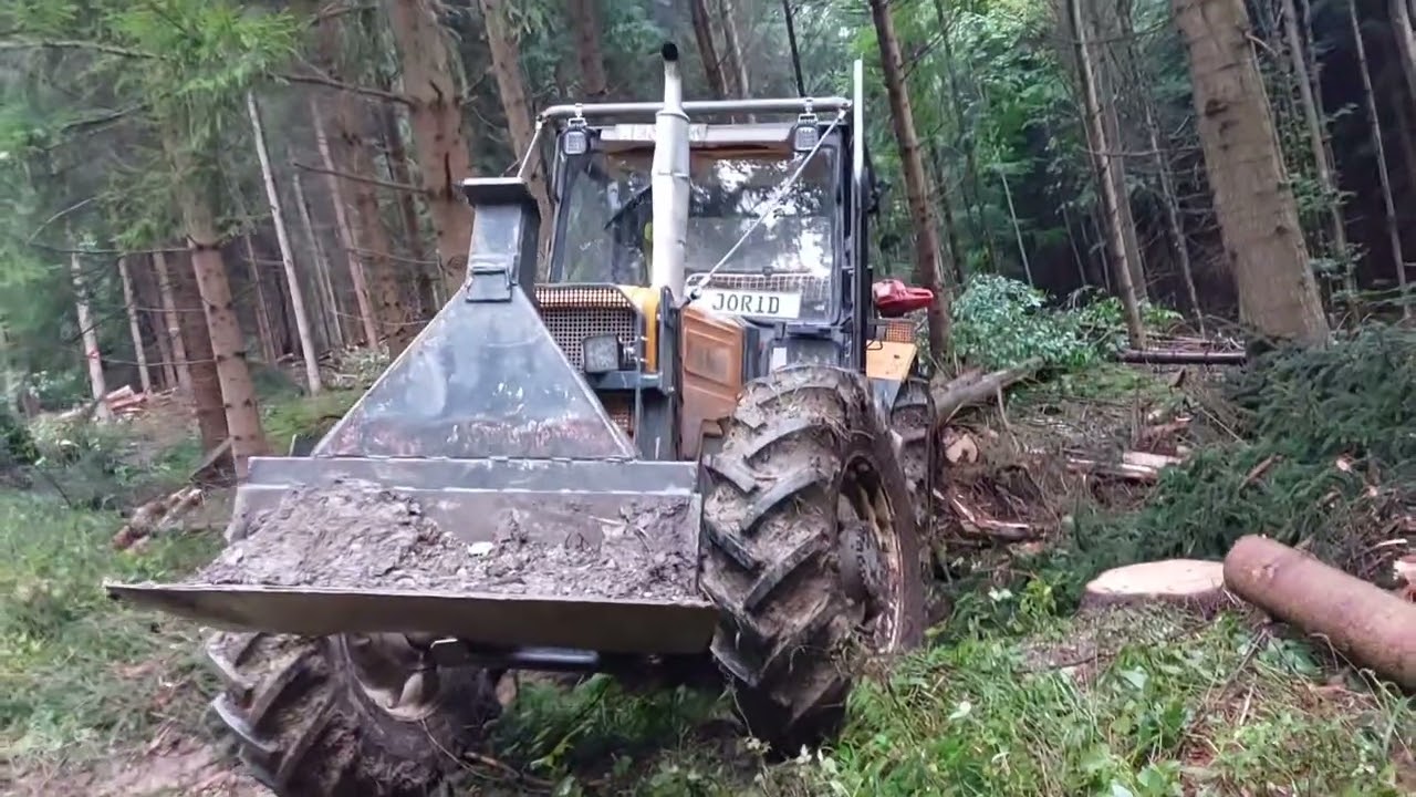 VLOG #9 Vorliefern für den Harvester und Holzrücken mit Renault ...