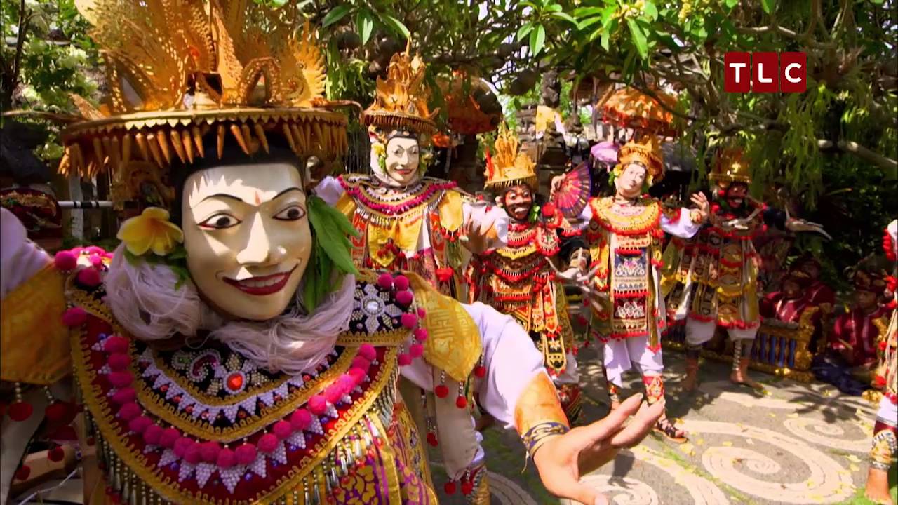 EP5 Mae's Vlog: Wayang Topeng | WONDERNESIA - YouTube