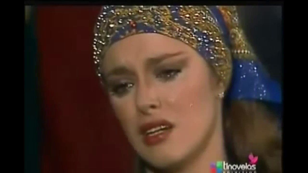 Escena de Colorina con Lucía Méndez y Julissa - YouTube