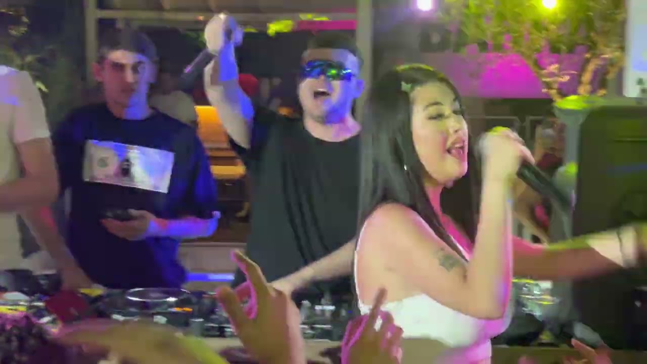 ANNA PEPE LIVE : FAST 💨 - YouTube