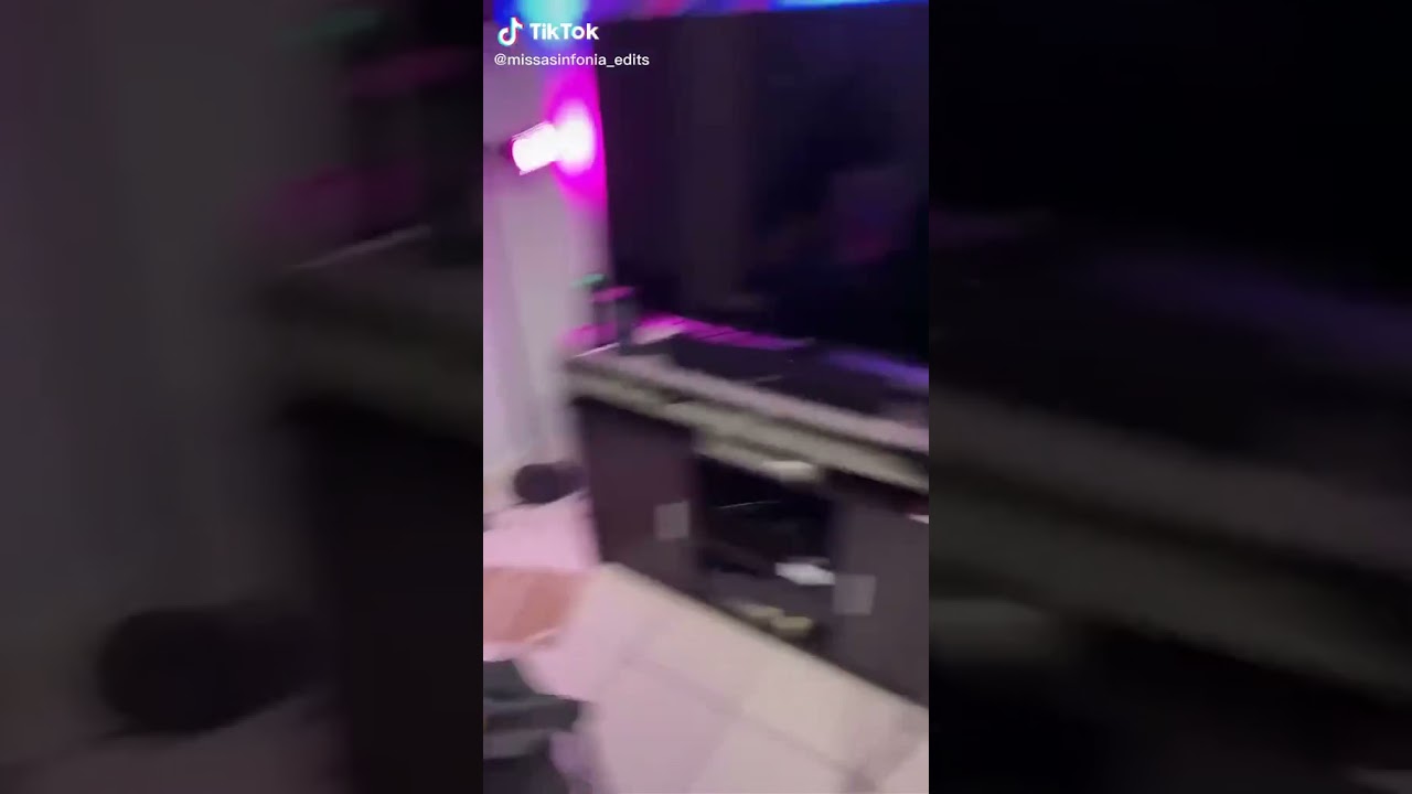 Tik Tok de missasinfonia donde es un pollo - YouTube