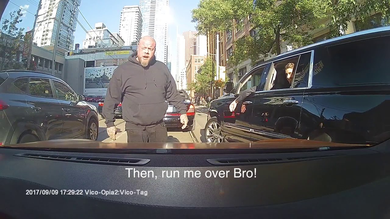 Drake's security aggressively tries to punk a guy in the toronto ...