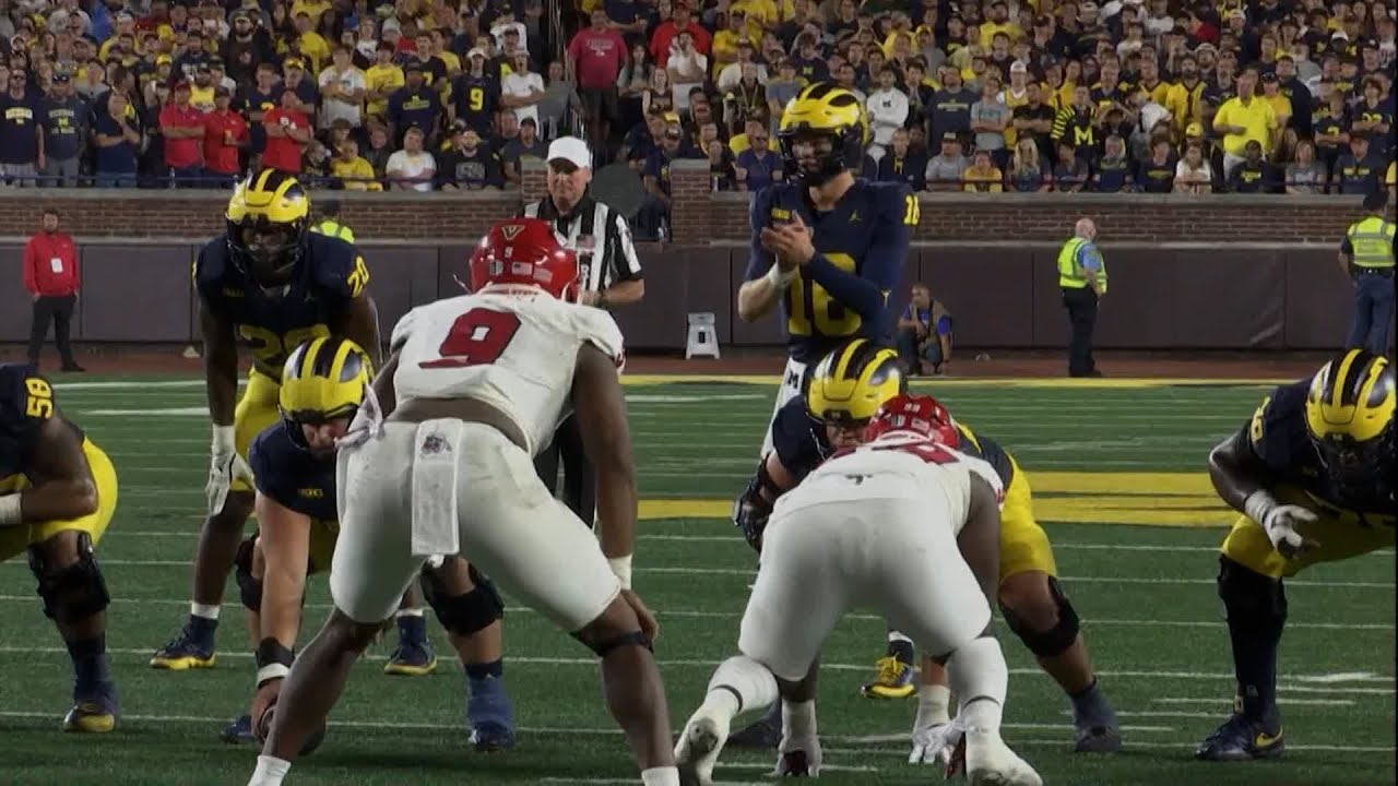 Michigan takes down Fresno State 30-10 - YouTube
