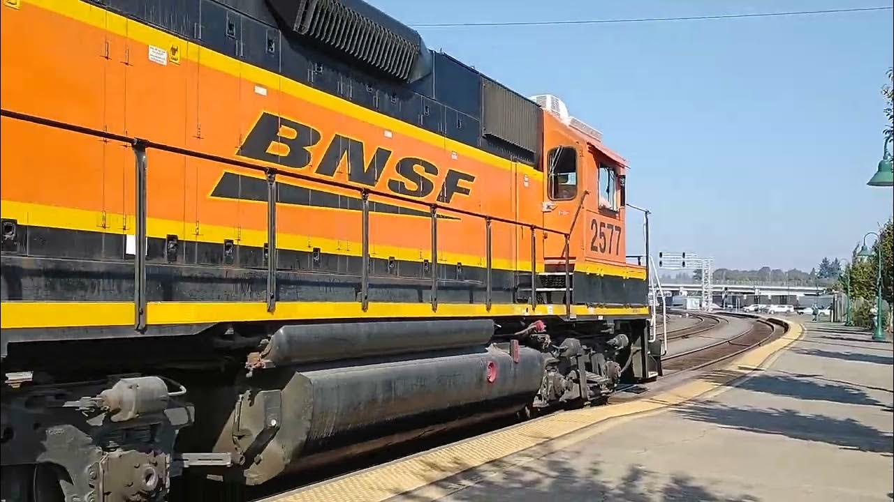 BNSF 2577 and 2322 move light - YouTube