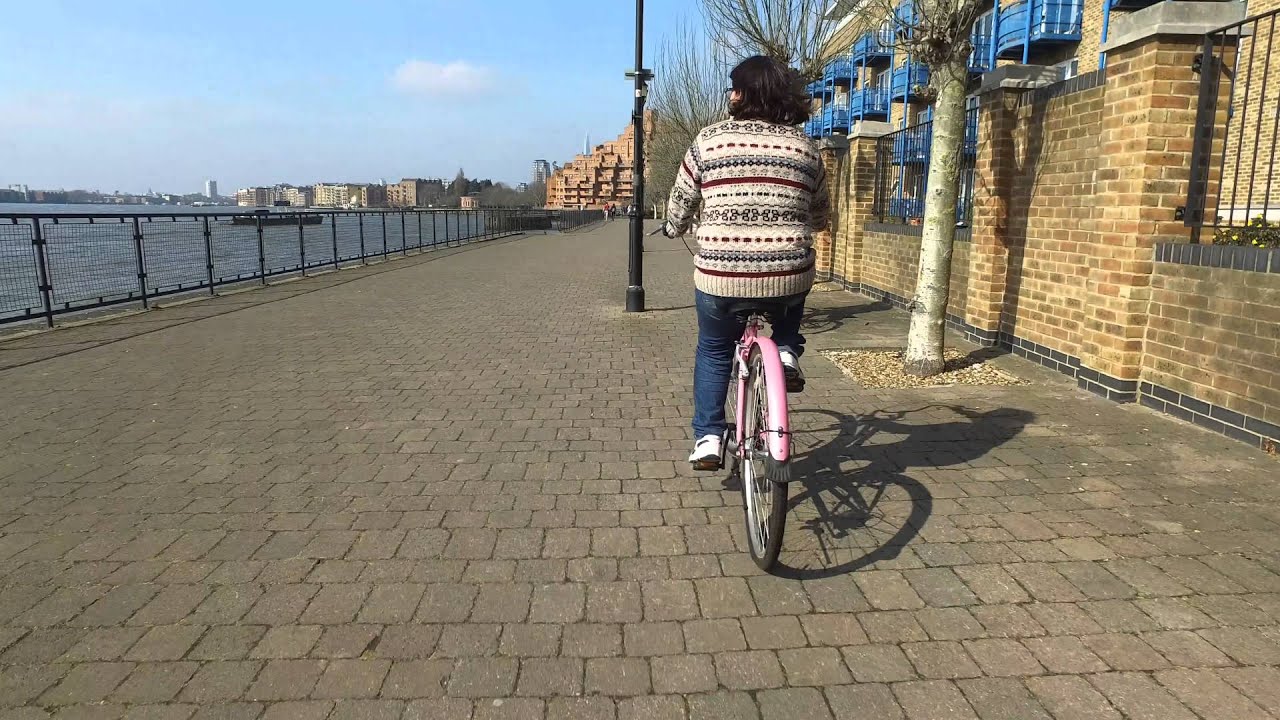 Thames River Path Cycling - YouTube
