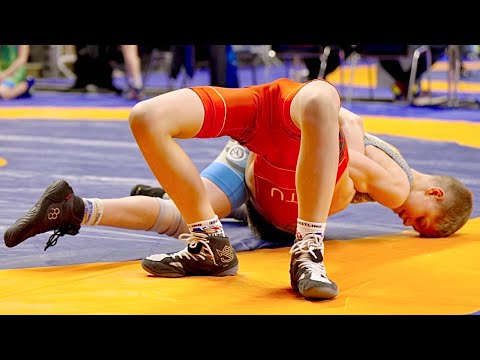 U13 Simonas Stonys (LTU) vs Davyd Tsyshok (UKR) 38kg. Freestyle boys youth wrestling. B-cam-man