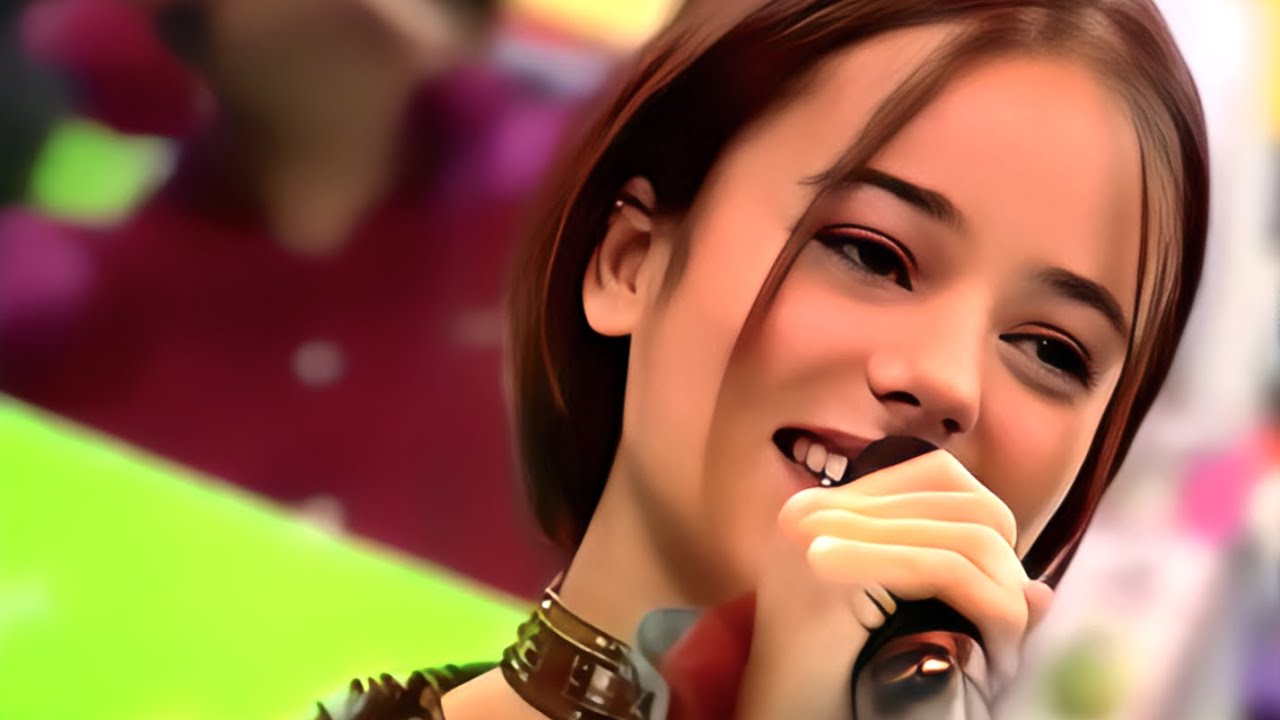 Alizée - Moi... Lolita (Live vocals mix) - Club Disney - YouTube