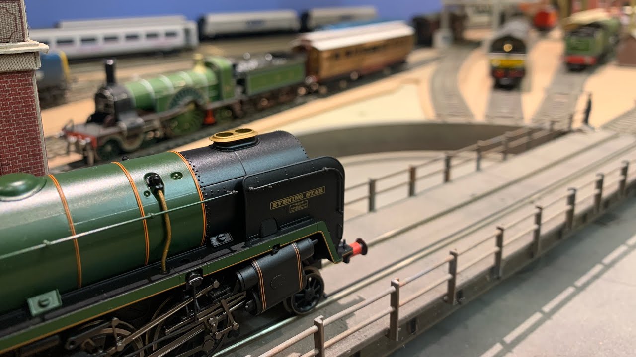 New Hornby 9F Evening Star - YouTube
