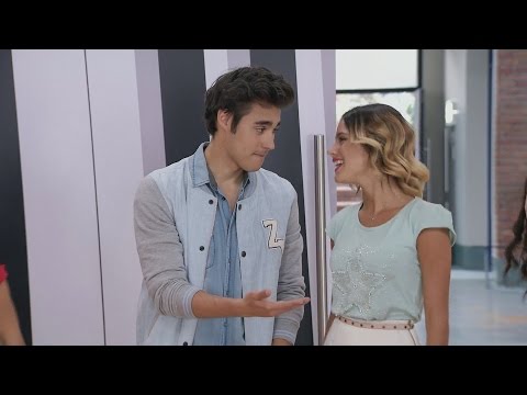 Виолетта 3 -  Ребята поют песню \