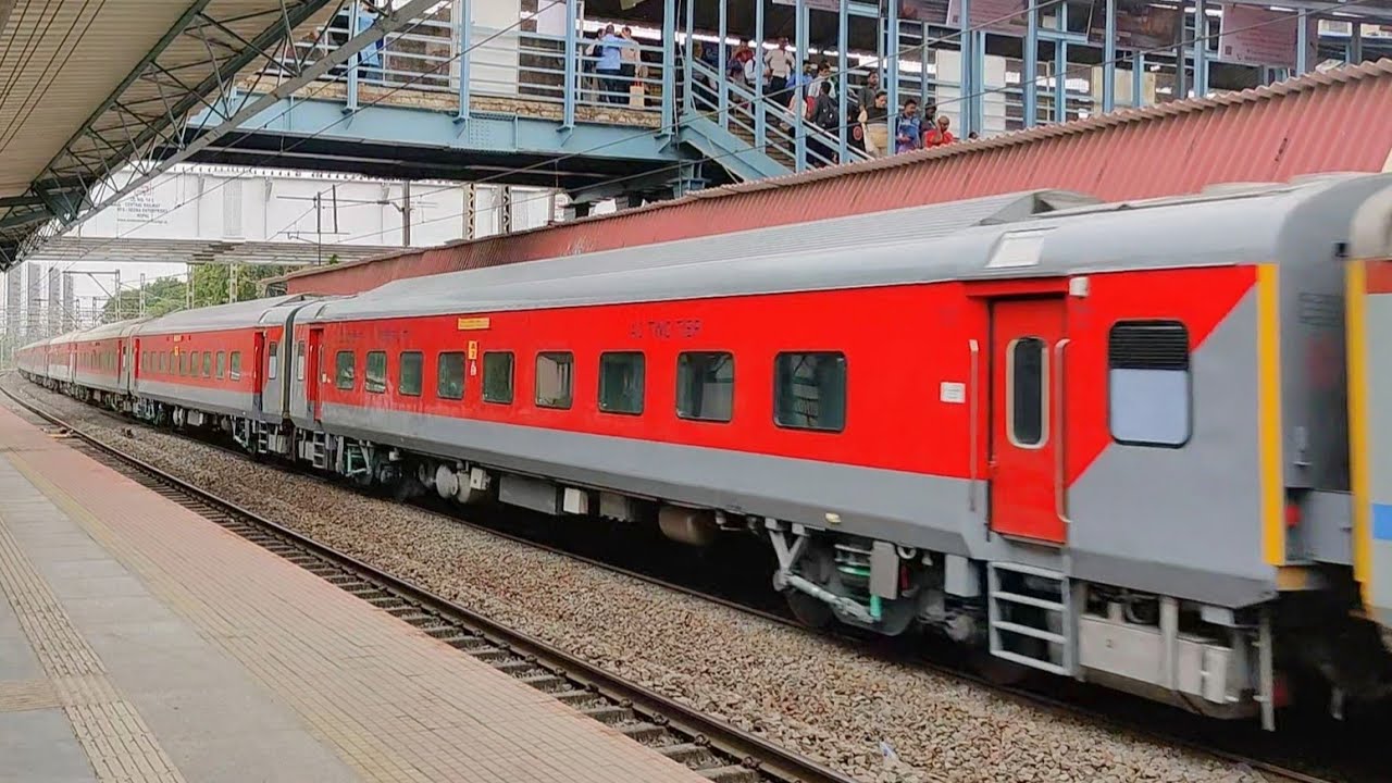 NEW LHB RAKE ! 12139 MUMBAI CSMT - NAGPUR SEWAGRAM EXPRESS BLAST PASS ...