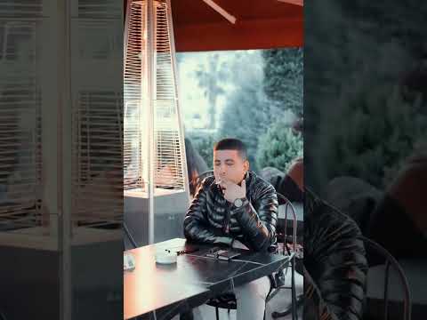 Tripli Sigara İçen ADAM