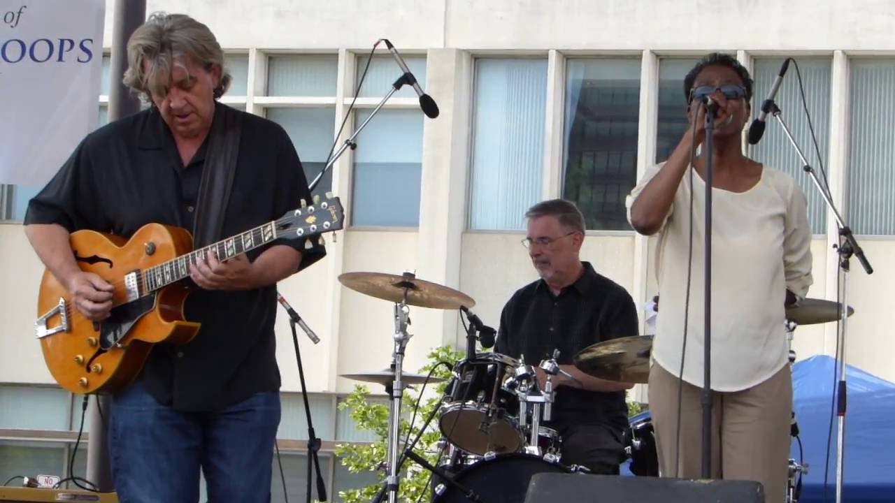 Carolyn Kelly Blues Band - YouTube