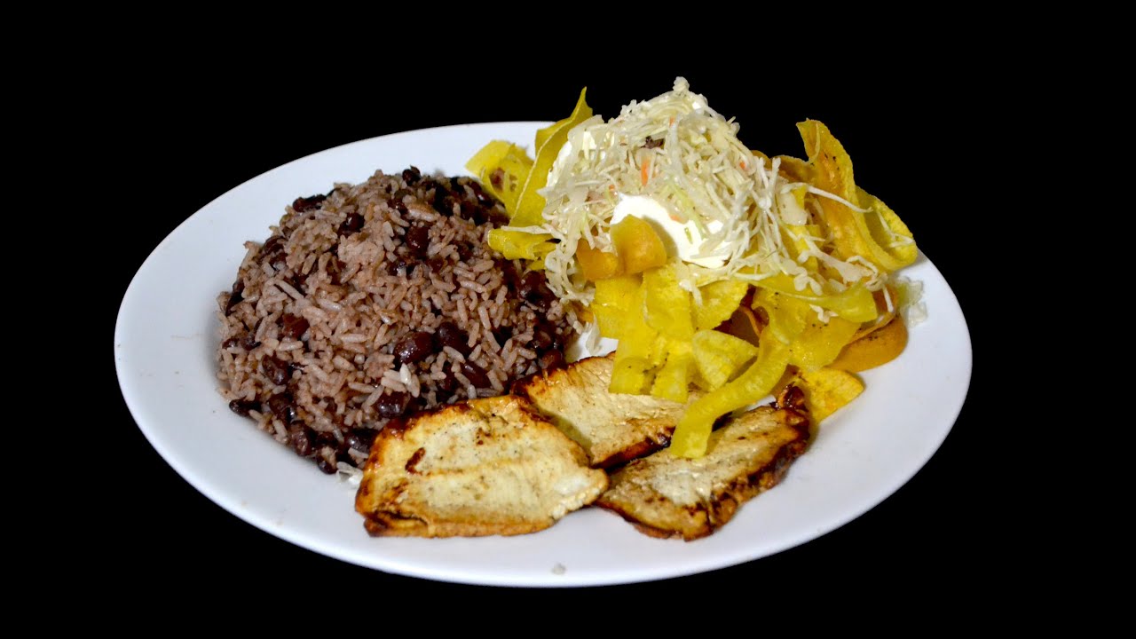 Gallo Pinto con queso y tajadas fritas. Cocinando con Petrona - YouTube
