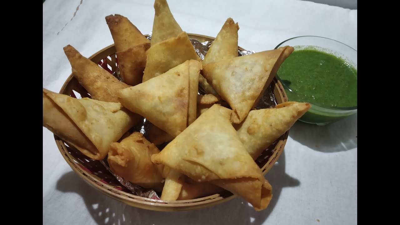 ಗೋದಿಹಿಟ್ಟಿನಲ್ಲಿ ಮಾಡಿದ ಈರುಳ್ಳಿ ಸಮೋಸ/ onion Samoa/ snacks recipe - YouTube