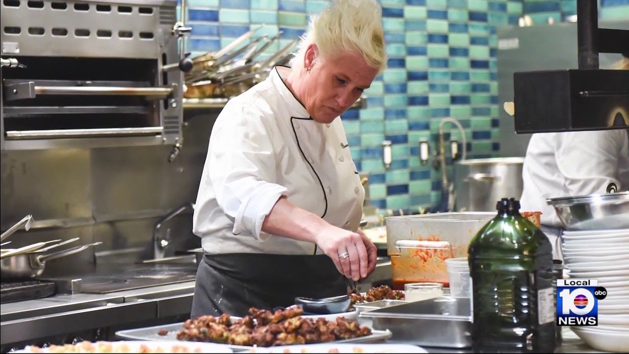 Chef Anne Burrell's death ruled by suicide - YouTube