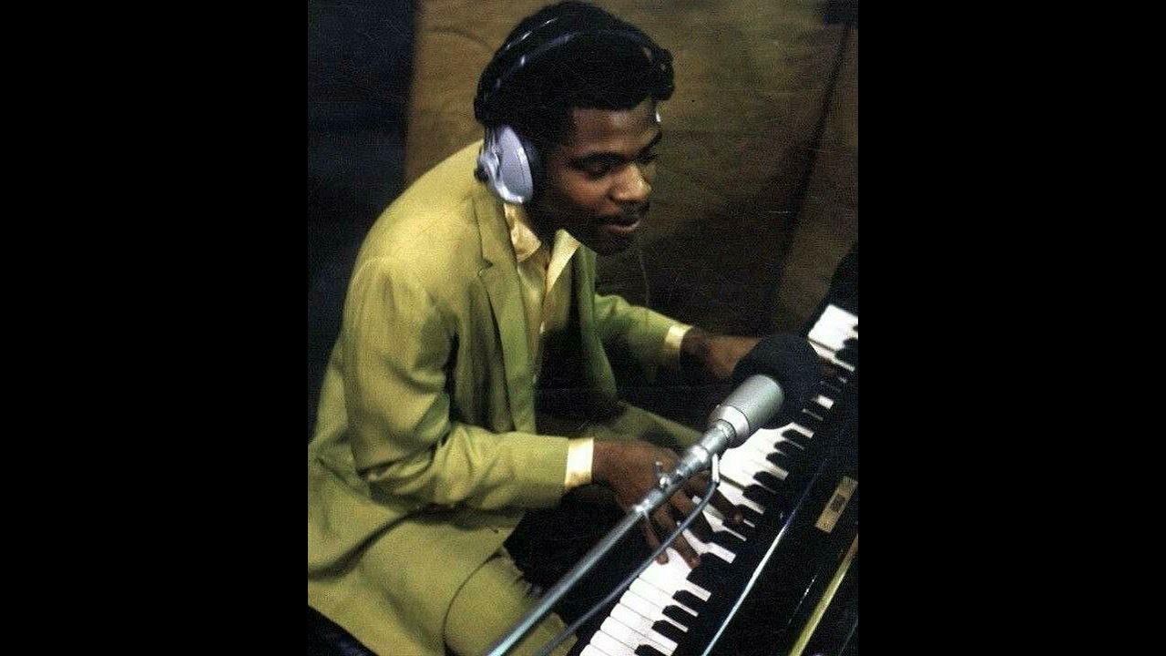 The Beatles - I Want You (She's So Heavy) - Isolated Organ + Percussion ...