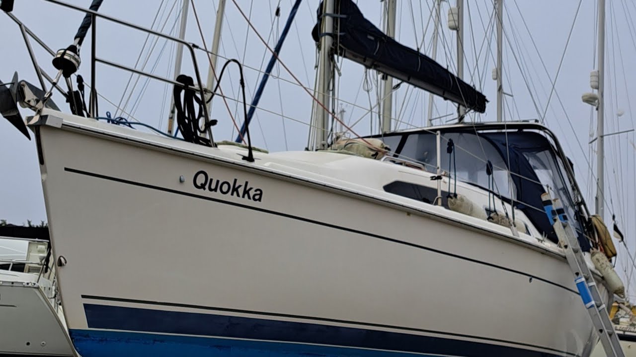 Sailing on Quokka - Hunter Legend 306 - YouTube