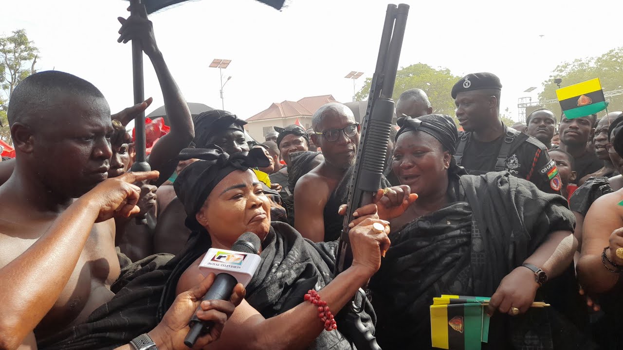WAOO,BEREKUMMANHENE'S FUNERAL MADE EJISU HEMAA NANA YAA ASANTEWAA SH00T ...