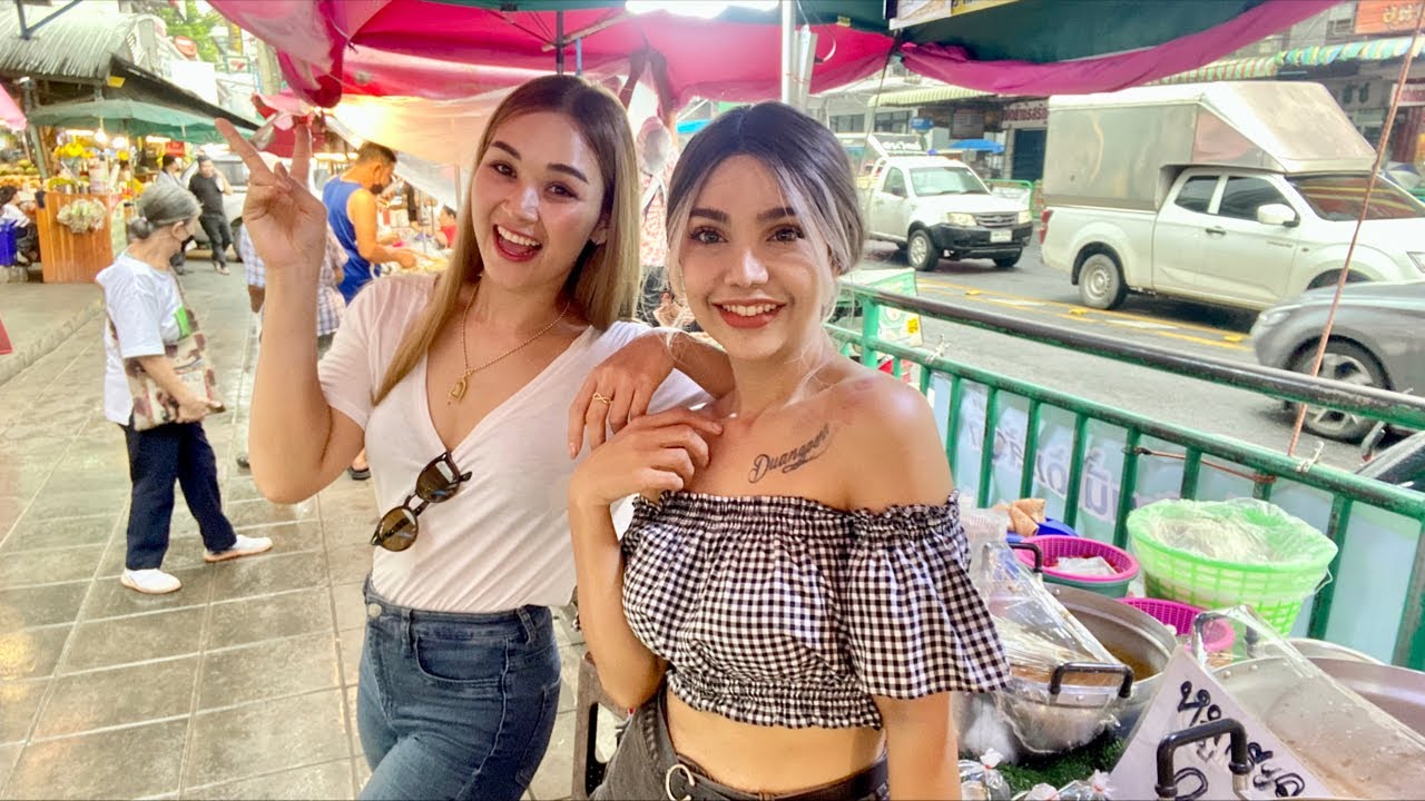 Famous Noodle Lady Oil Bangkok Thailand - Ploysai Coffee 🙏- Thai Street ...